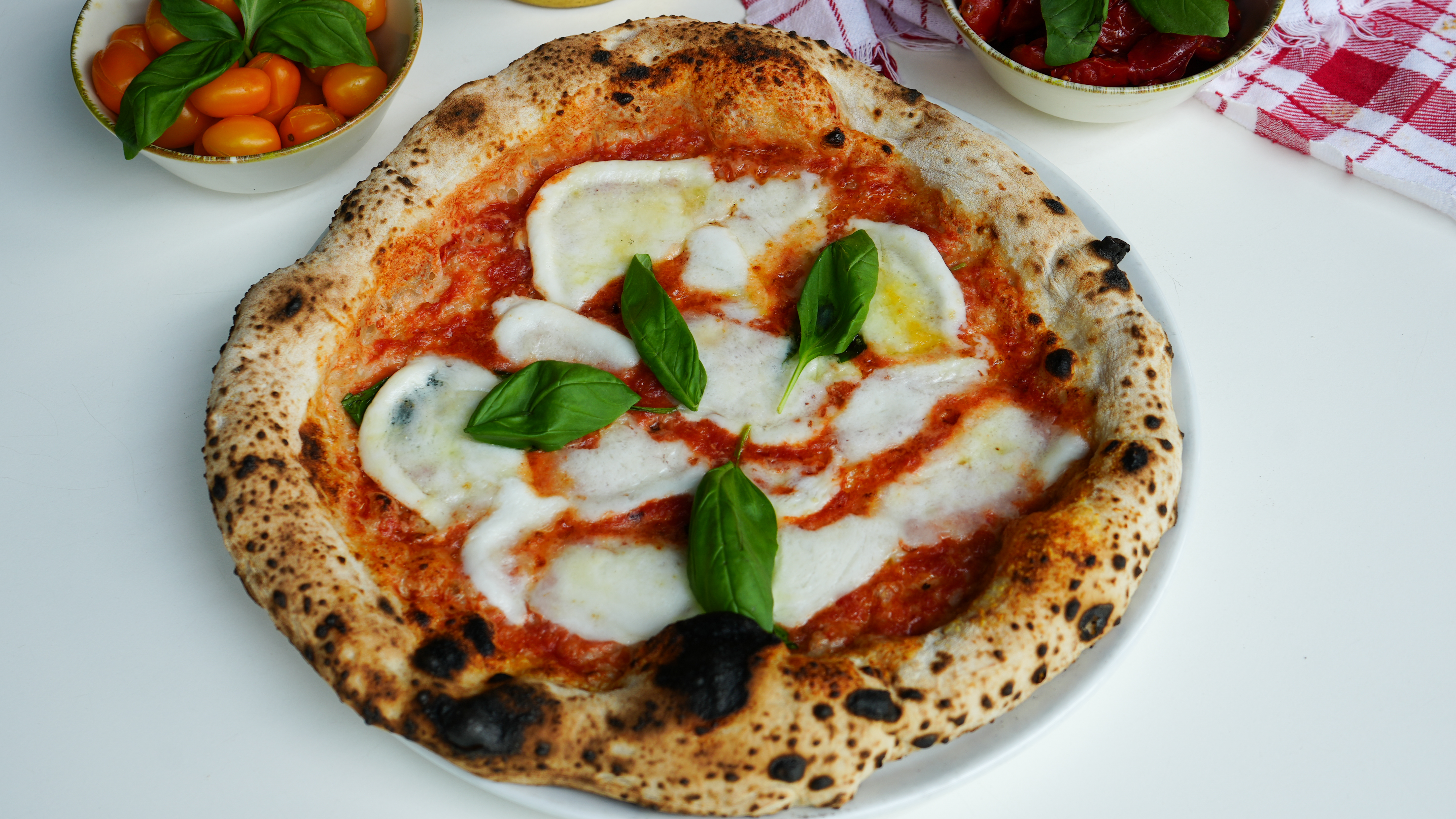 Bucareste: entrega de Amore Pizza | Glovo